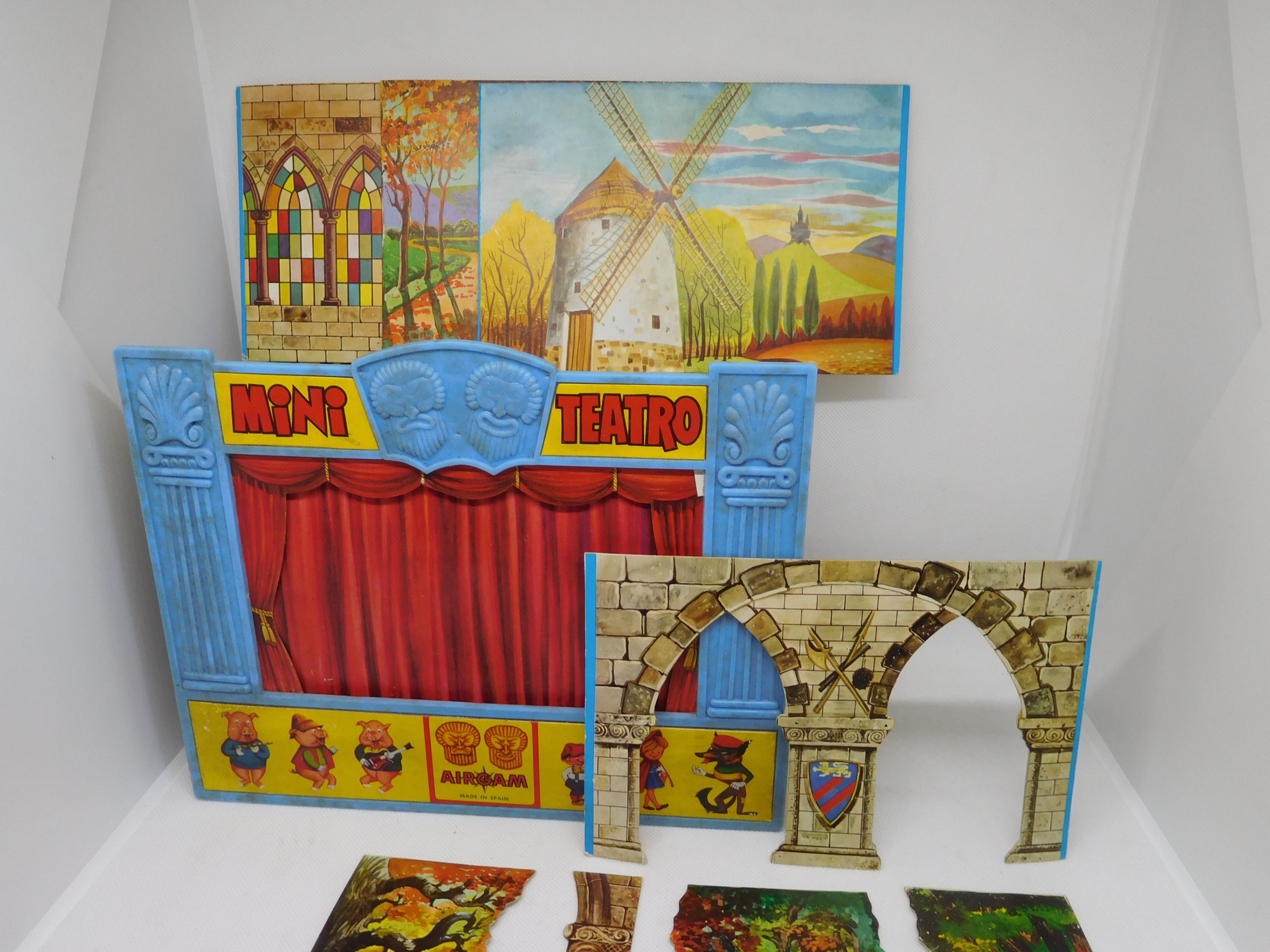 Mini teatro miniteatro airgam completo y en caja. Con personajes y ...