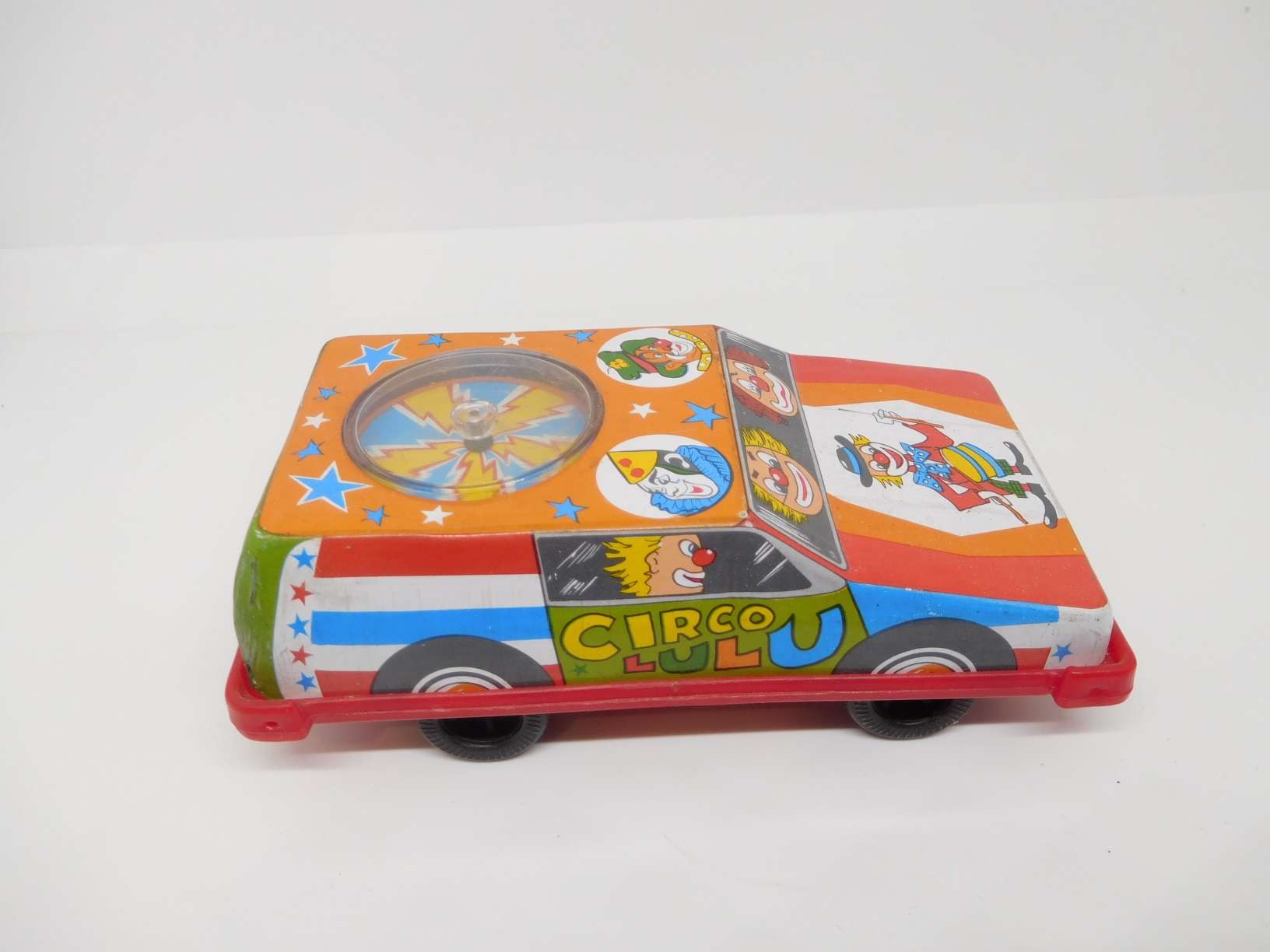Coche modelo coche del circo. Hojalata. Años 70.