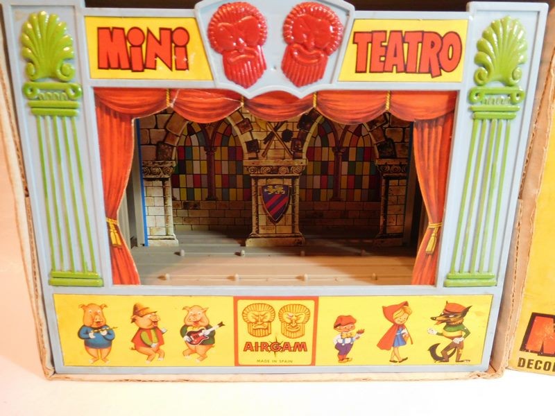 Mini teatro miniteatro Airgam años 60. En caja.